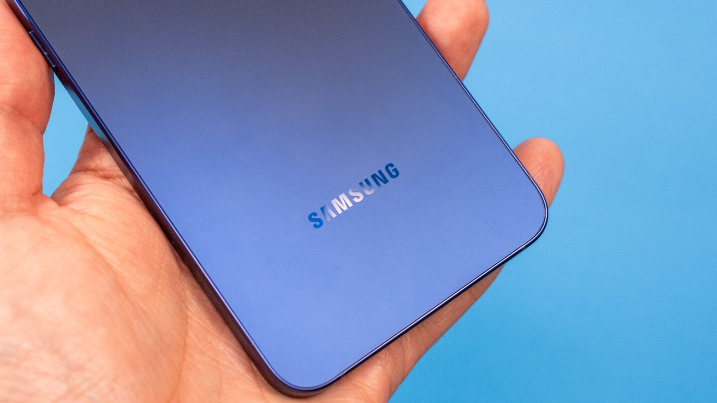 Samsung teams up with Glance to use your face in AI-generated lock ...