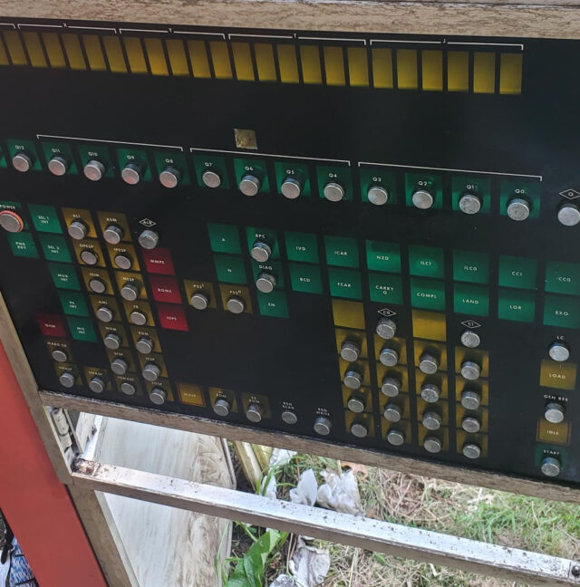 Reddit user surprised when 1960s computer panel emerged from collapsed ...