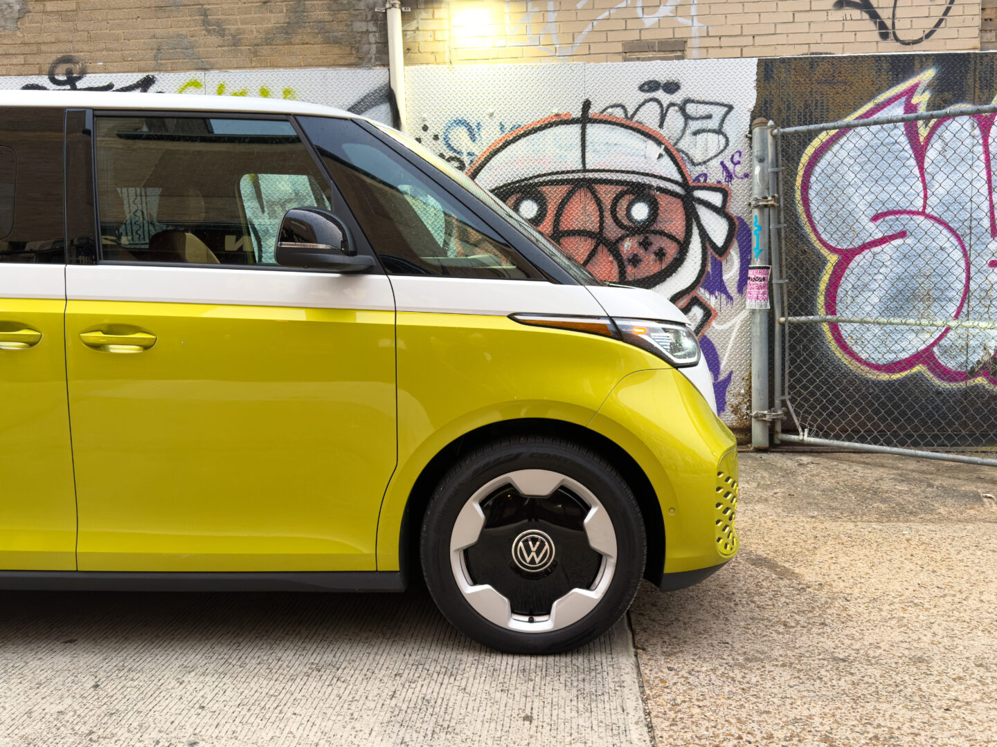 2025 VW ID Buzz review: If you want an electric minivan, this is it ...