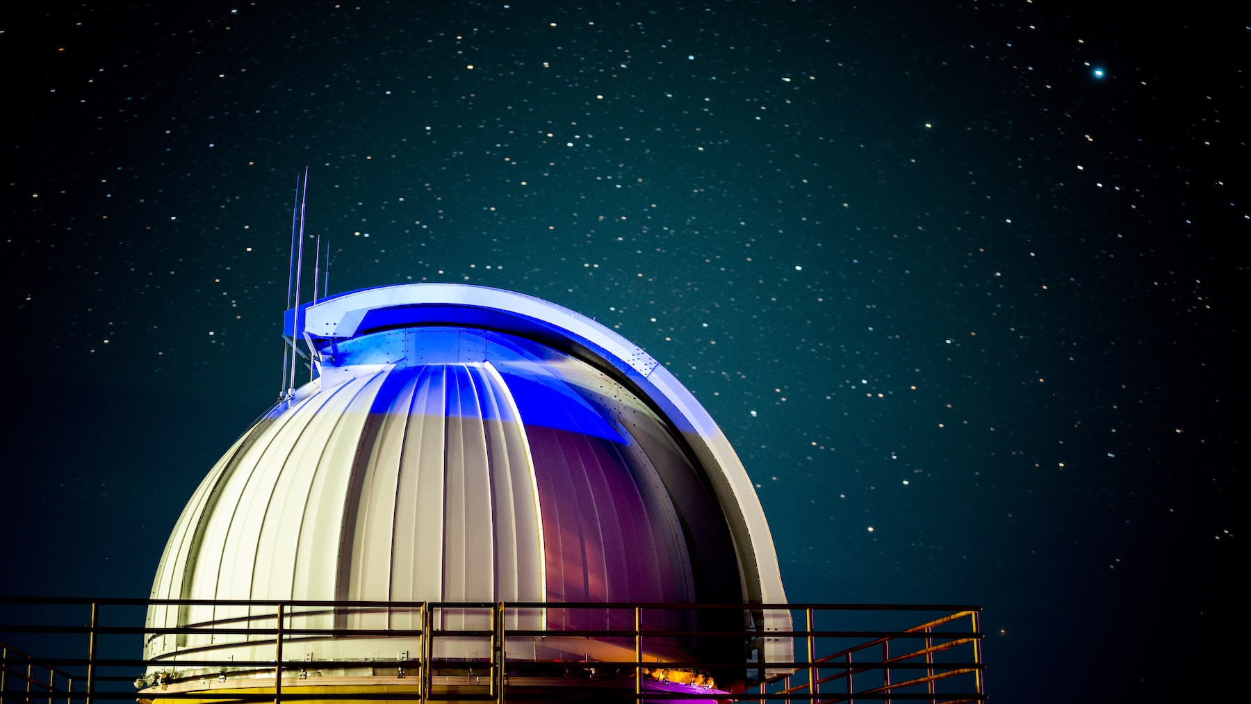 Nearly everyone opposes Trump’s plan to kill space traffic control ...