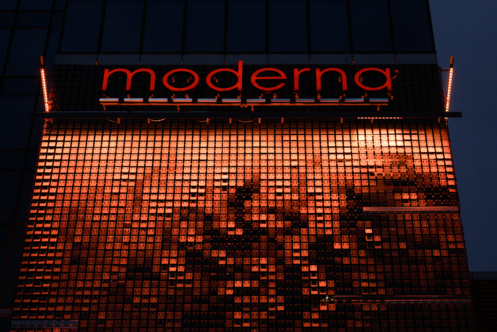 Moderna says mRNA flu vaccine sailed through trial, beating standard ...