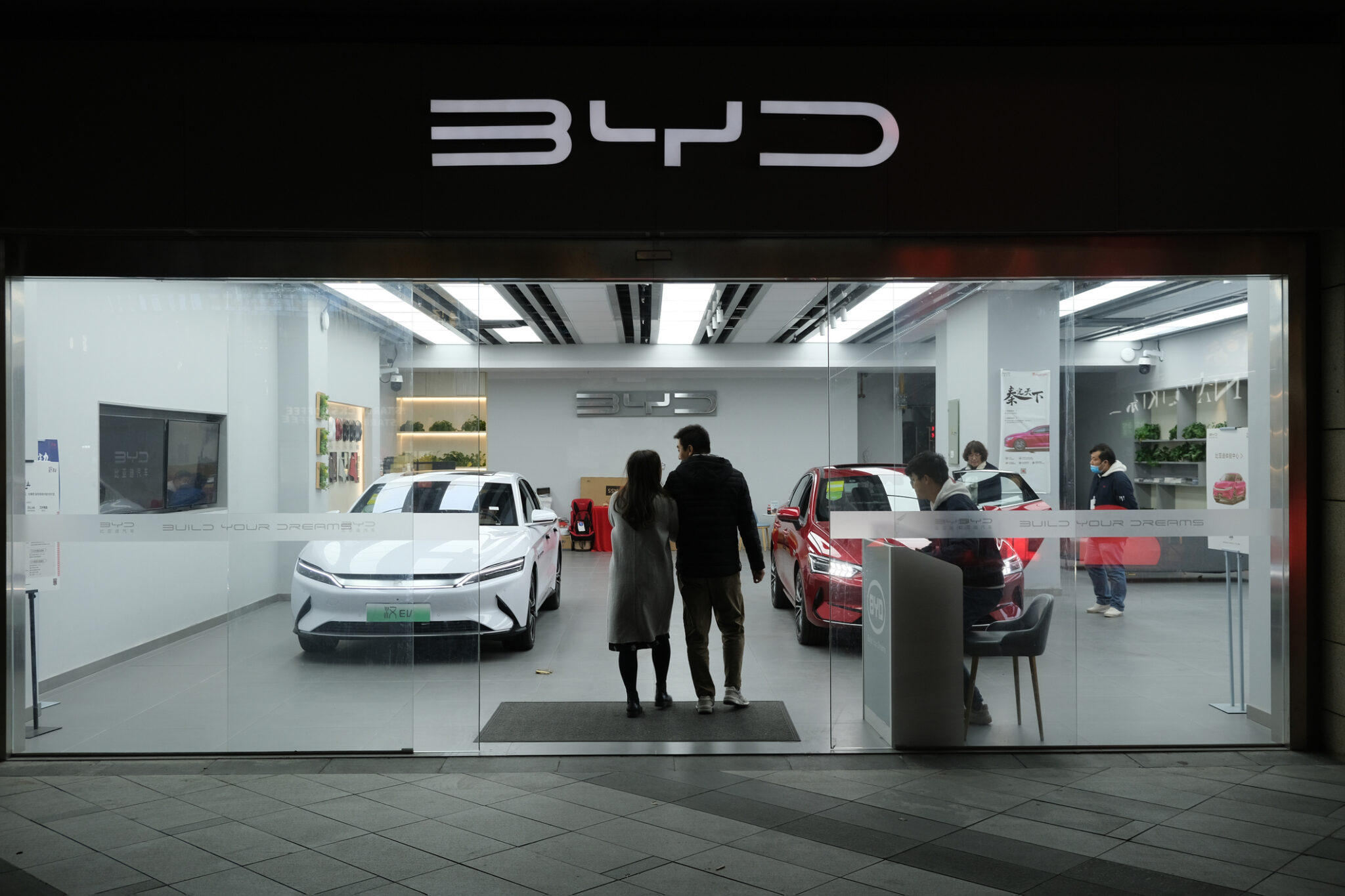 BYD has caught up with Tesla in the global EV race. Here’s how. - Ars ...