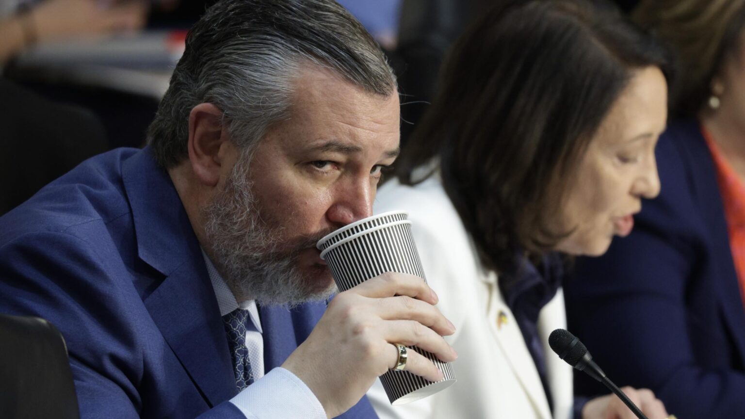 FCC chair teams up with Ted Cruz to block Wi-Fi hotspots for schoolkids ...