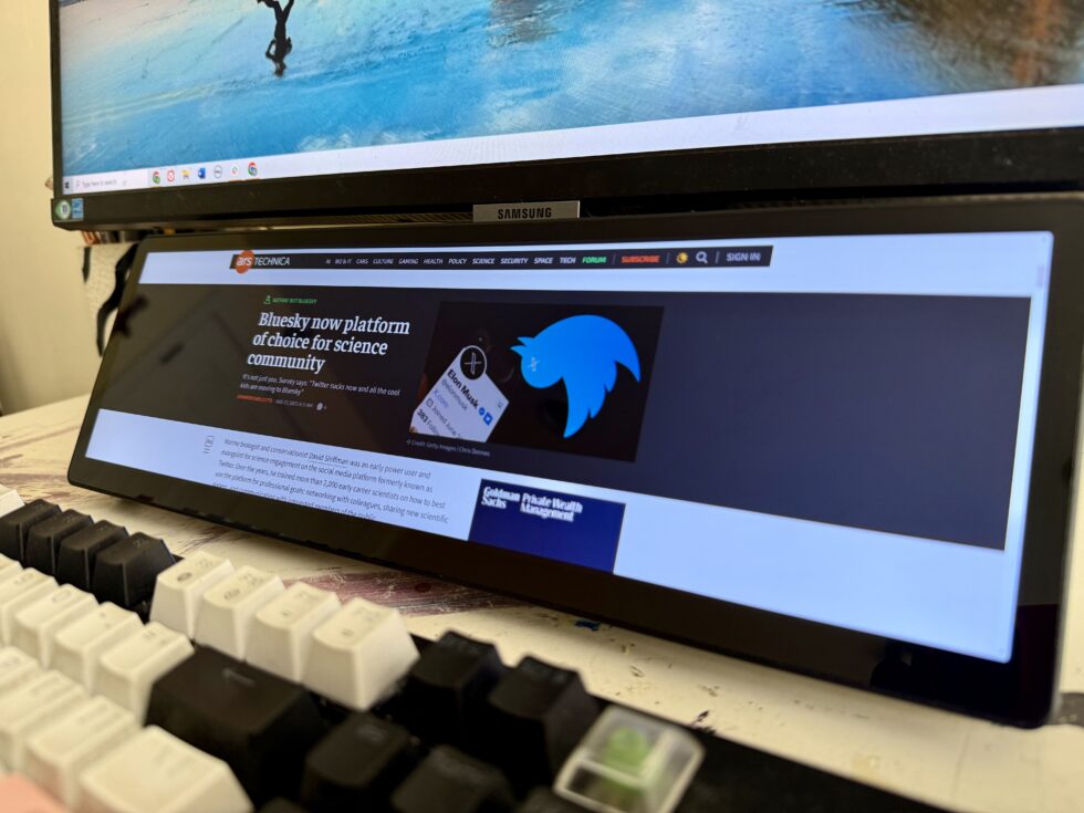Corsair’s PC-dockable screen helped me monitor my PC components and ...