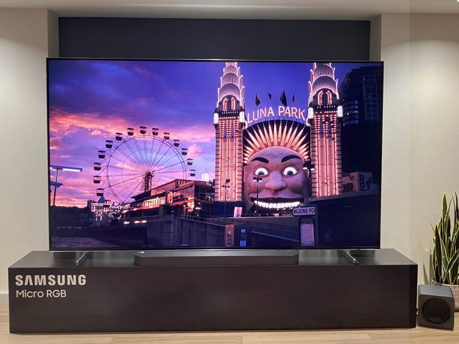 Samsung’s Micro RGB TV isn’t real Micro LED—but it’s so good you may ...