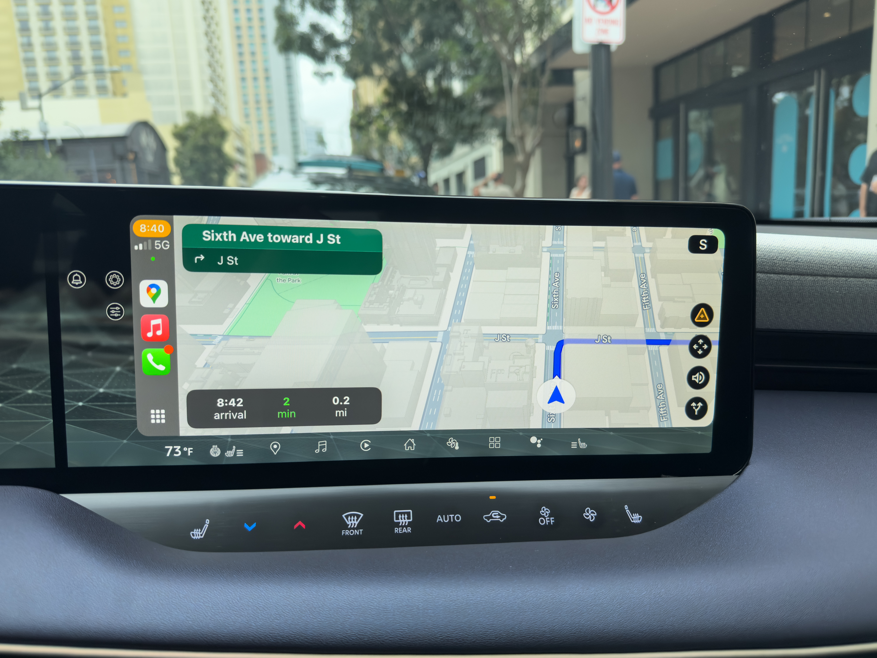 Small, affordable, efficient: A lot to like about the 2026 Nissan Leaf ...