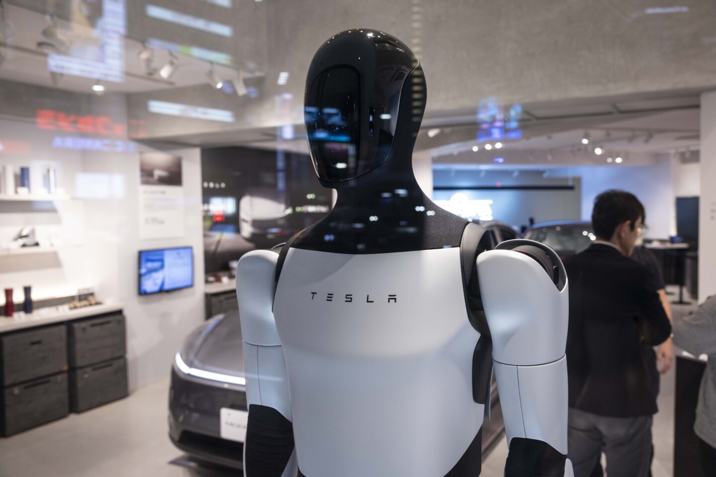 Chinese EV buyers are cooling on Tesla and BYD - Ars Technica