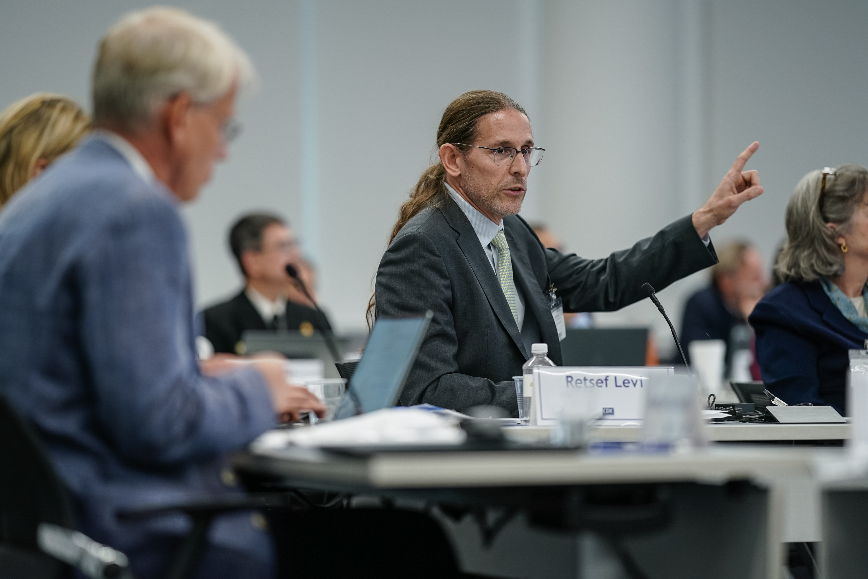 Bonkers CDC vaccine meeting ends with vote to keep COVID shot access ...
