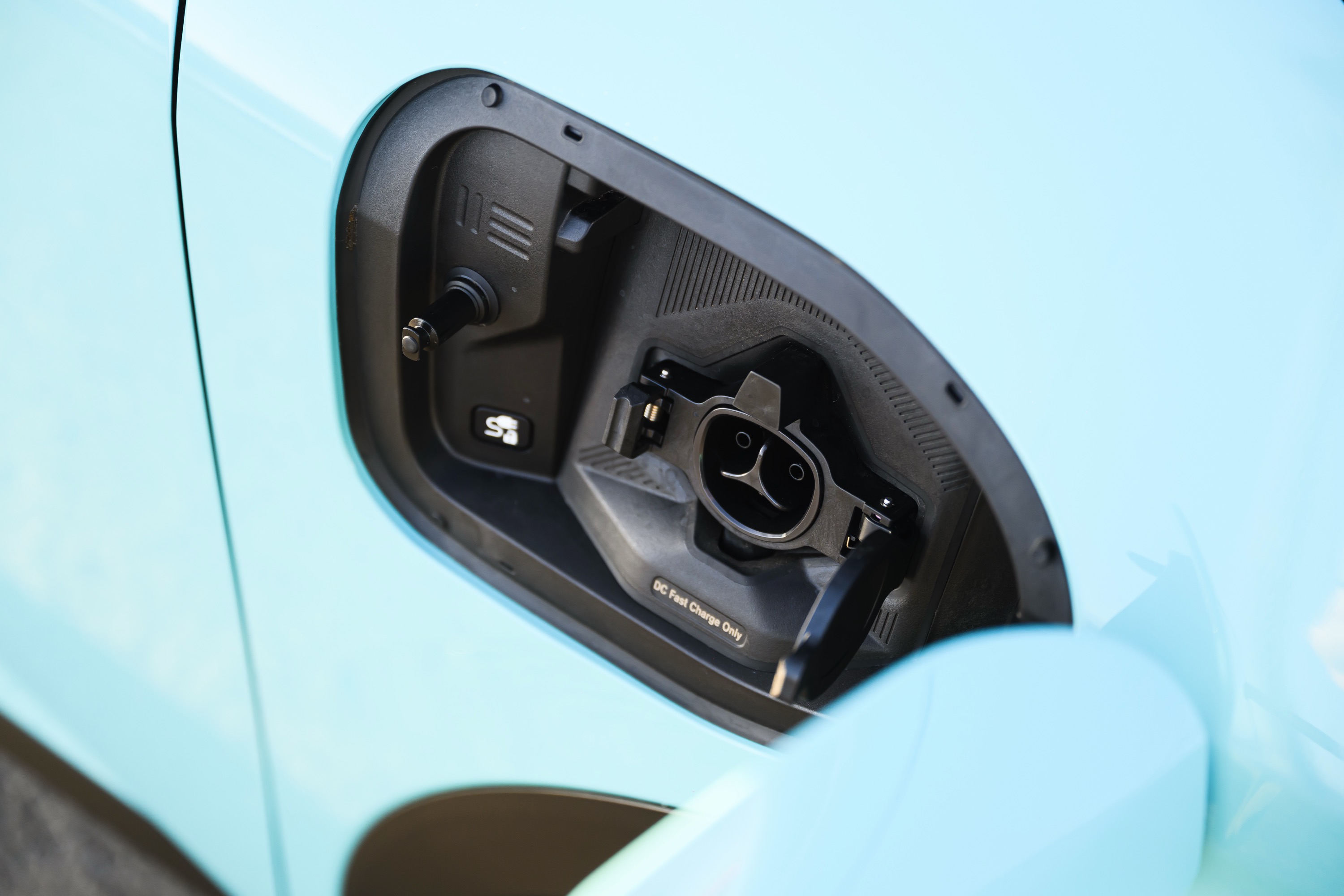 Small, affordable, efficient: A lot to like about the 2026 Nissan Leaf ...