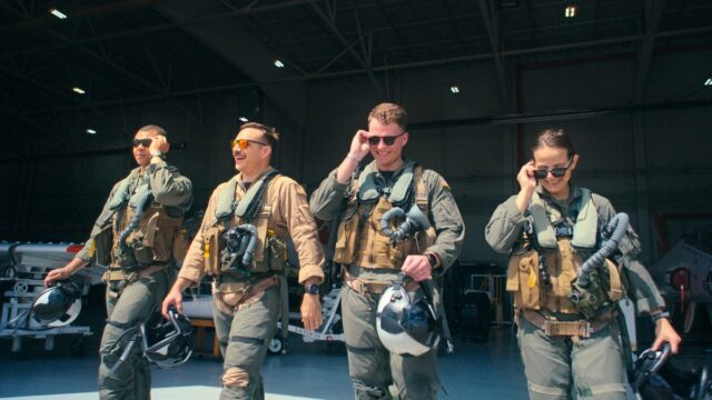 Get into the cockpit as new crop of “Top Gun” pilots get their wings ...