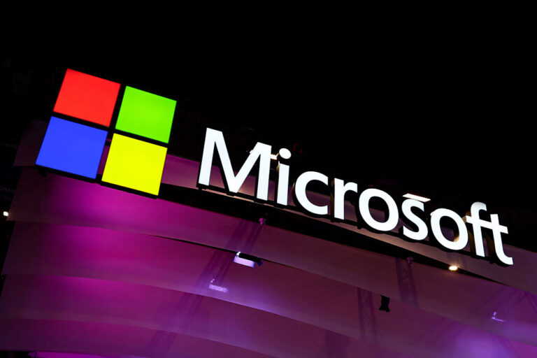Senator blasts Microsoft for making default Windows vulnerable to ...