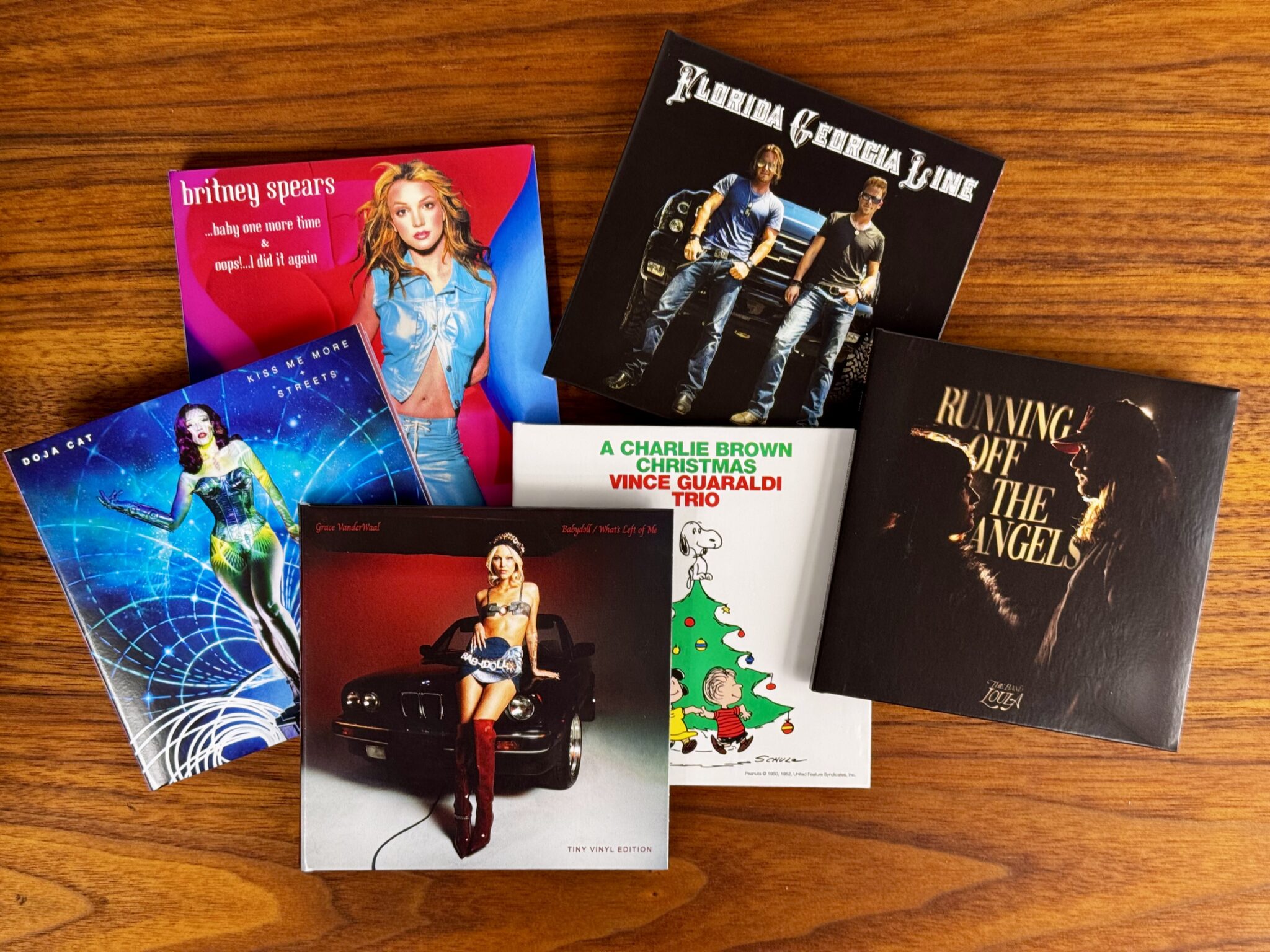 Tiny Vinyl is a new pocketable record format for the Spotify age - Ars Technica