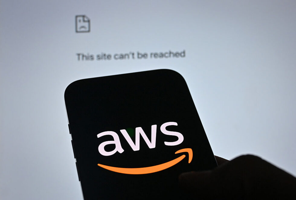 Amazon’s DNS problem knocked out half the web, likely costing billions ...