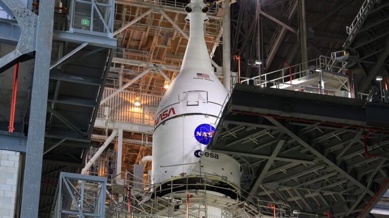 Rocket Report: China tests Falcon 9 lookalike; NASA’s Moon rocket fully ...