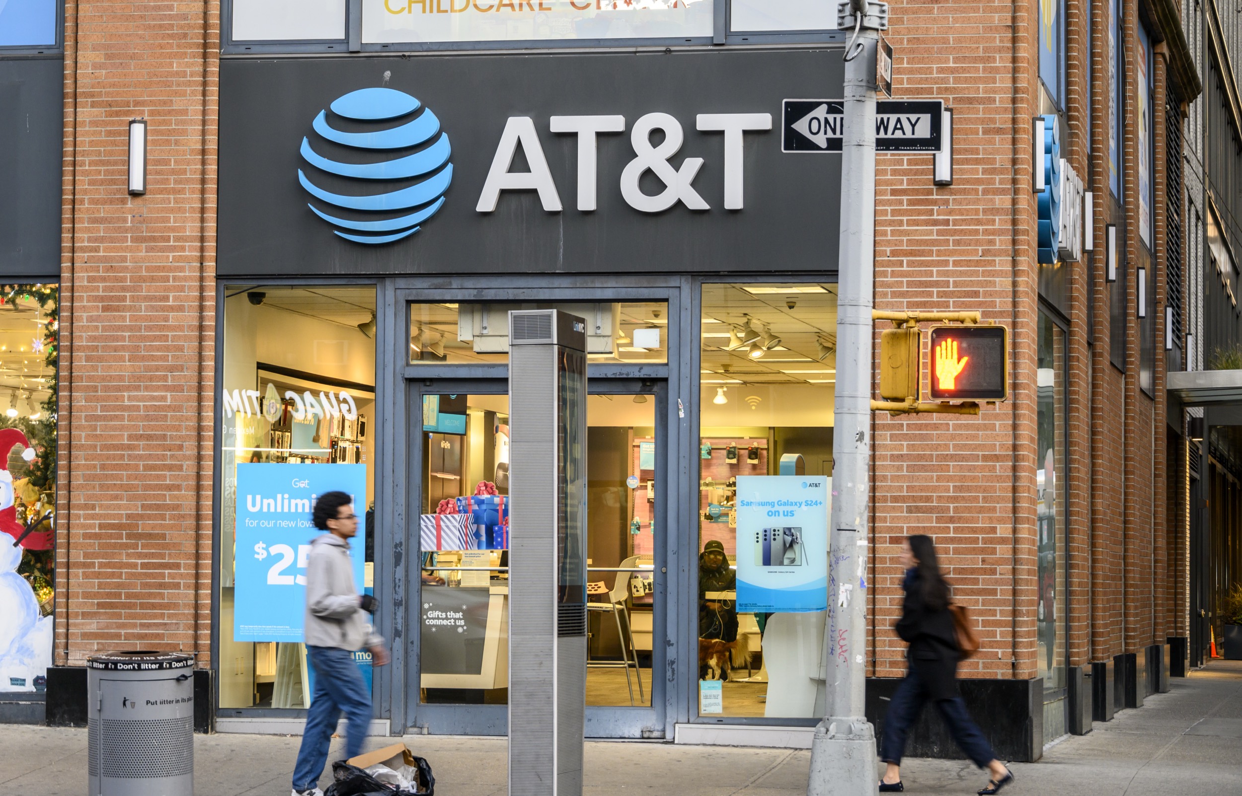AT T Falsely Promised everyone A Free IPhone Ad industry Board Rules