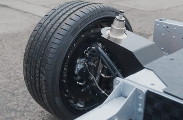 Donut Lab’s hub motor meets WATT’s battery to create new EV skateboard ...