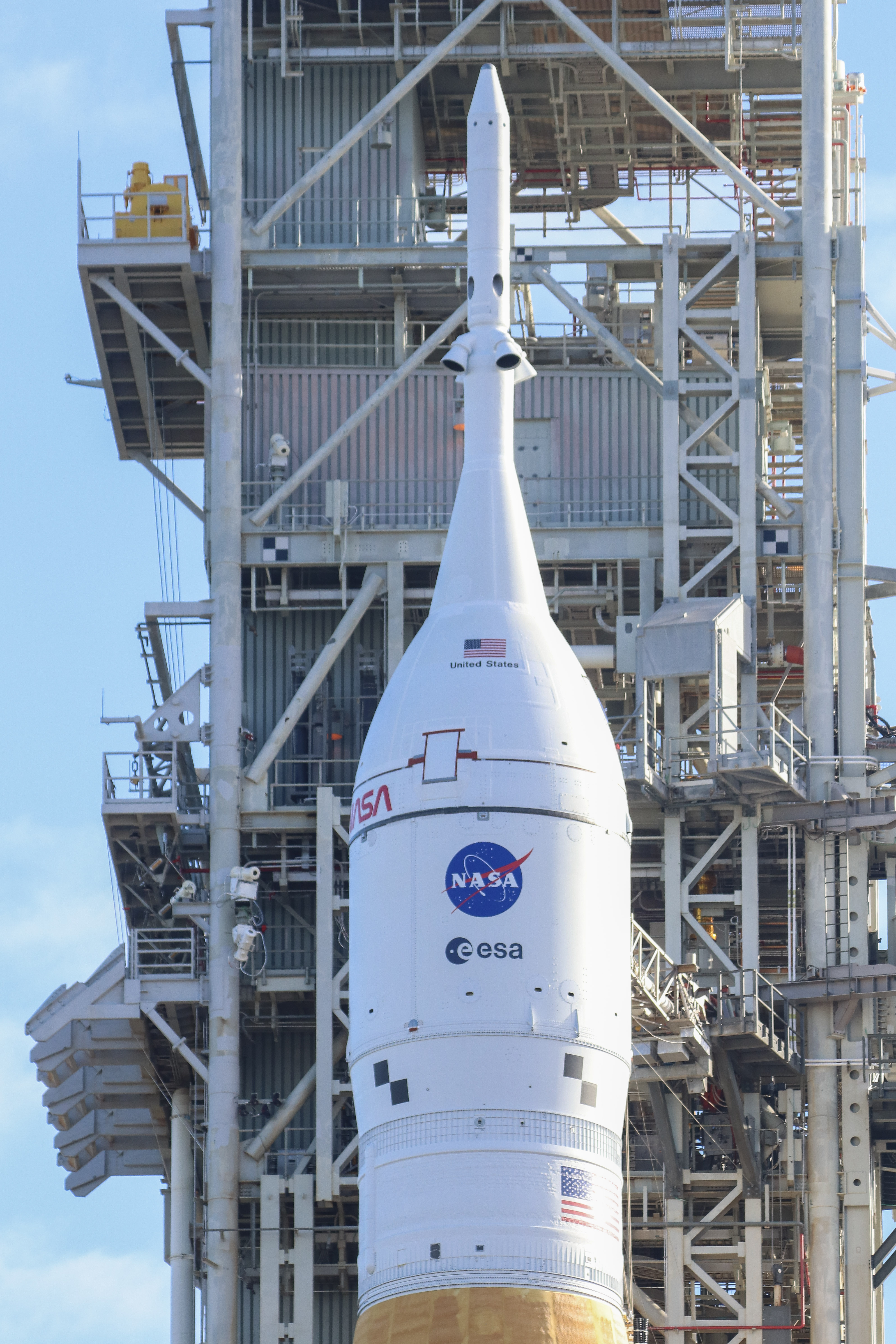 NASA’s Artemis II rocket rolls to launch pad, but key test looms ahead ...