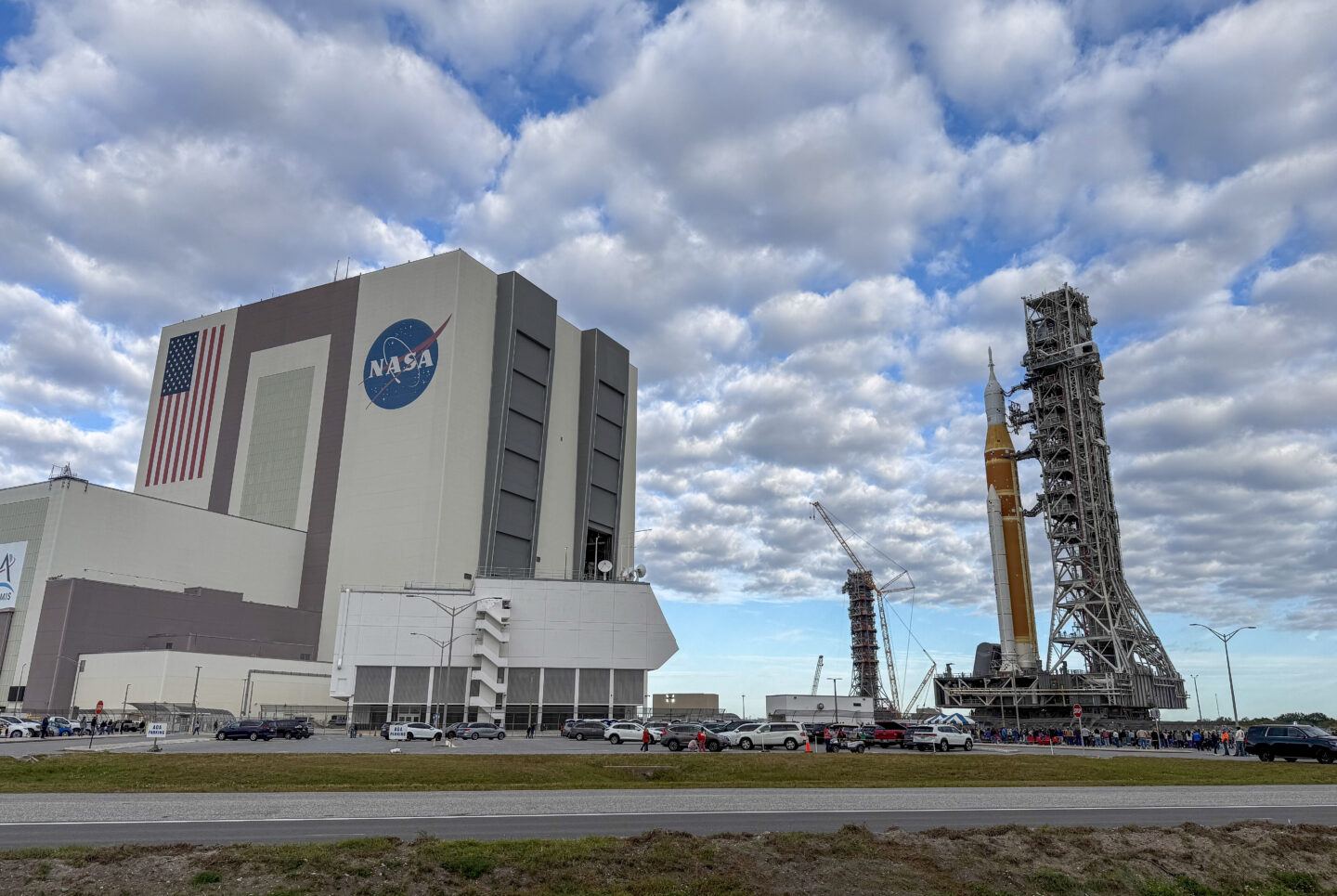 The fastest human spaceflight mission in history crawls closer to ...