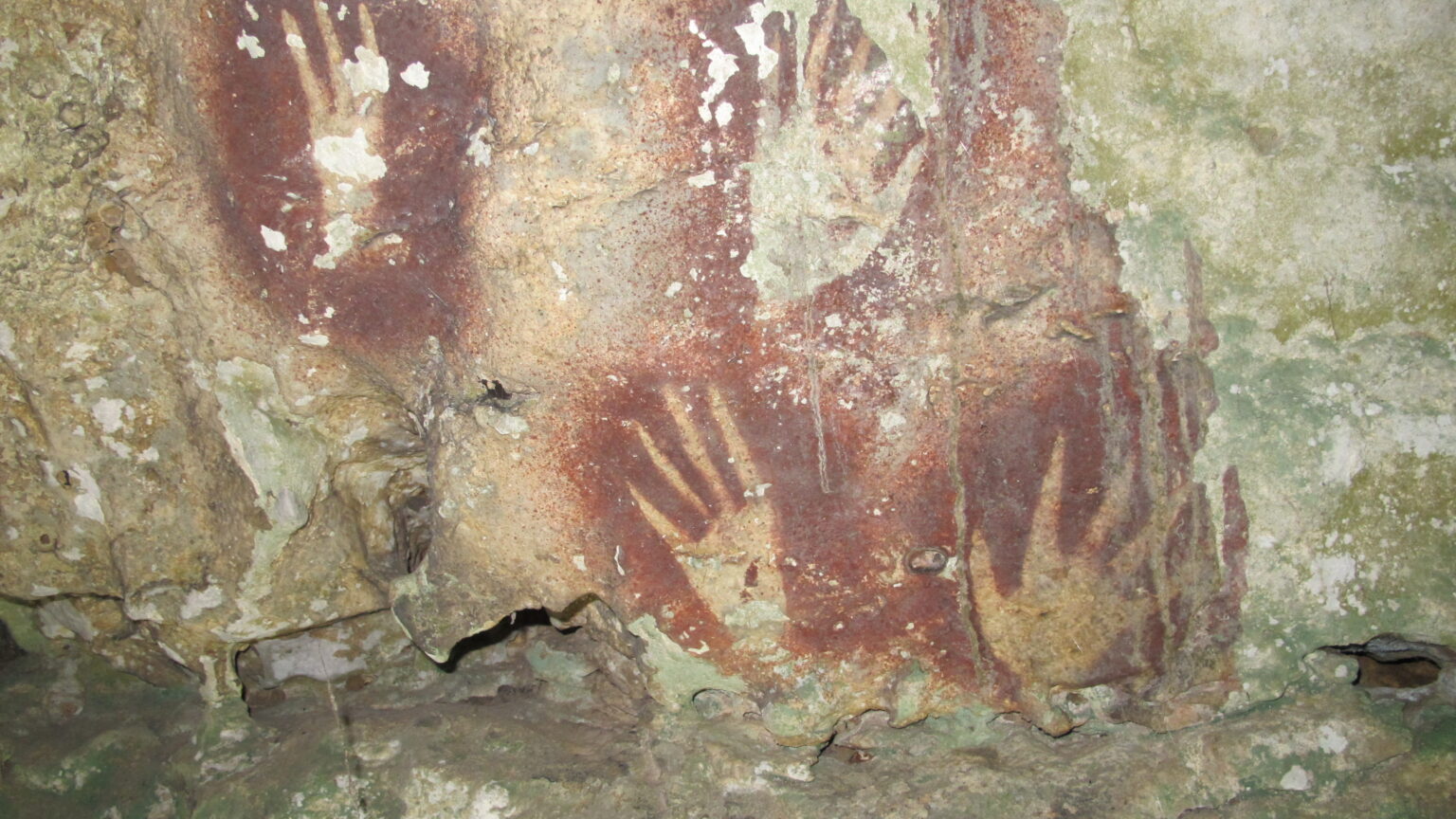 This 67,800-year-old hand stencil is the world's oldest human-made art ...