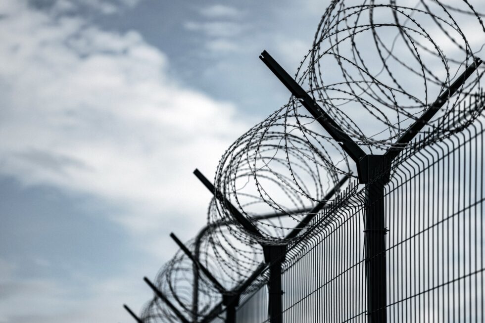Letting prisons jam contraband phones is a bad idea, phone companies ...