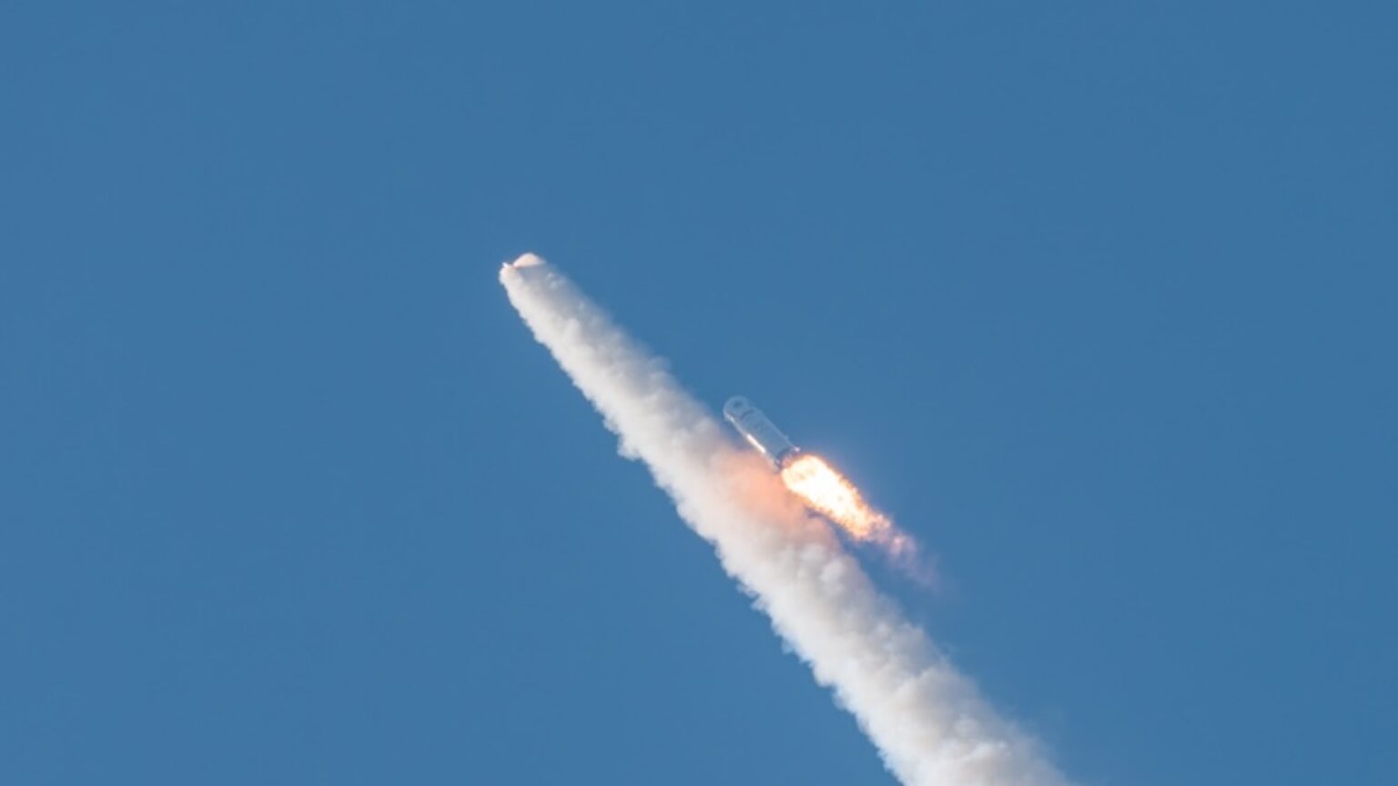 China showcases new Moon ship and reusable rocket in one extraordinary ...