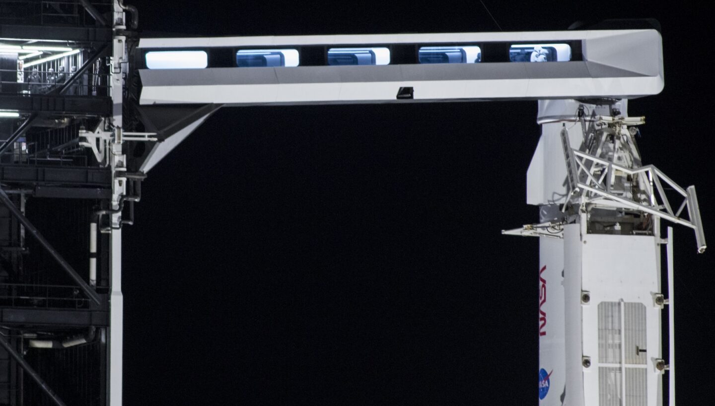 SpaceX takes down Dragon crew arm, giving Starship a leg up in Florida ...