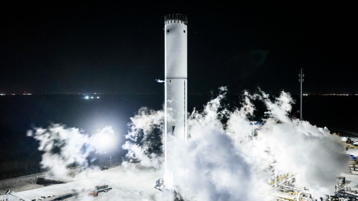 SpaceX's next-gen Super Heavy booster aces four days of "cryoproof ...