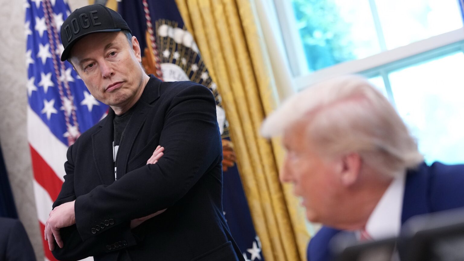 US decides SpaceX is like an airline, exempting it from Labor Relations ...