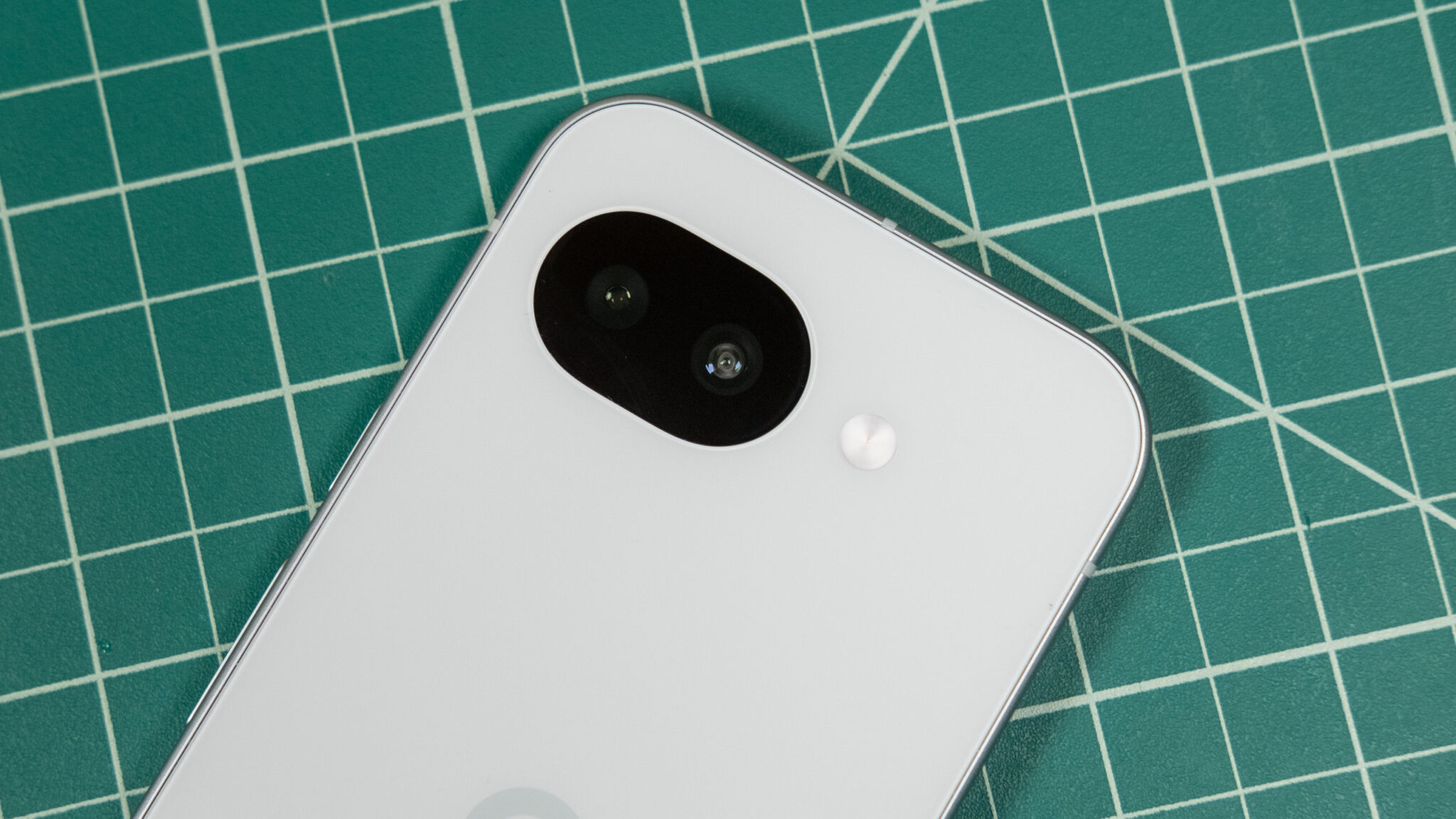 Google Pixel 10a review: The sidegrade - Ars Technica