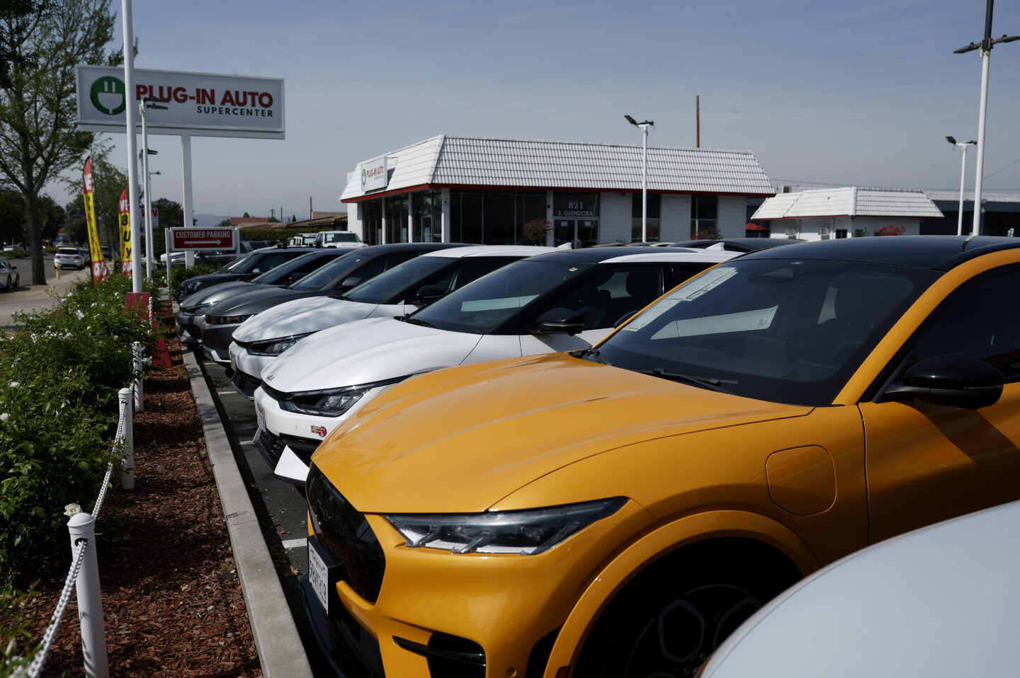 EV adoption in America: Who's winning, who's losing? - Ars Technica