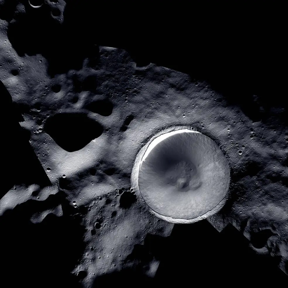 The race to Shackleton Crater is on—will Jeff Bezos or China get there ...