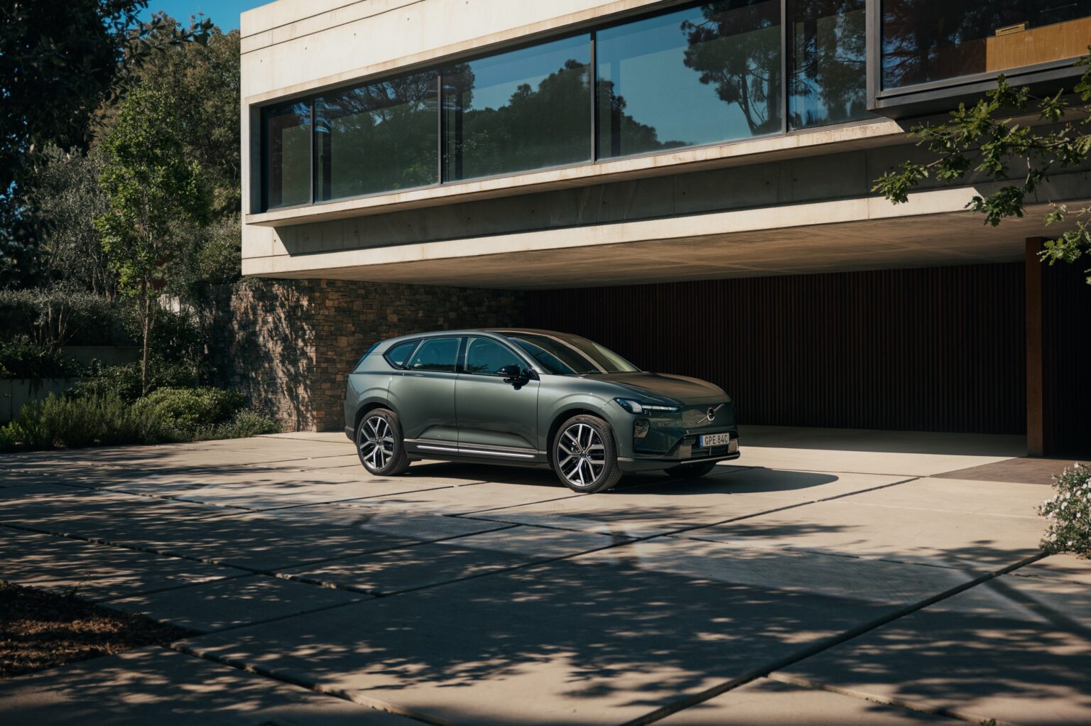 Moose-proof and megacasting: Ars drives the new Volvo EX60 - Ars Technica