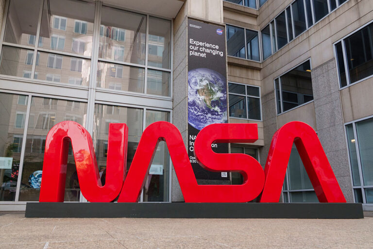To achieve major goals, NASA seeks to streamline its organization - Ars ...