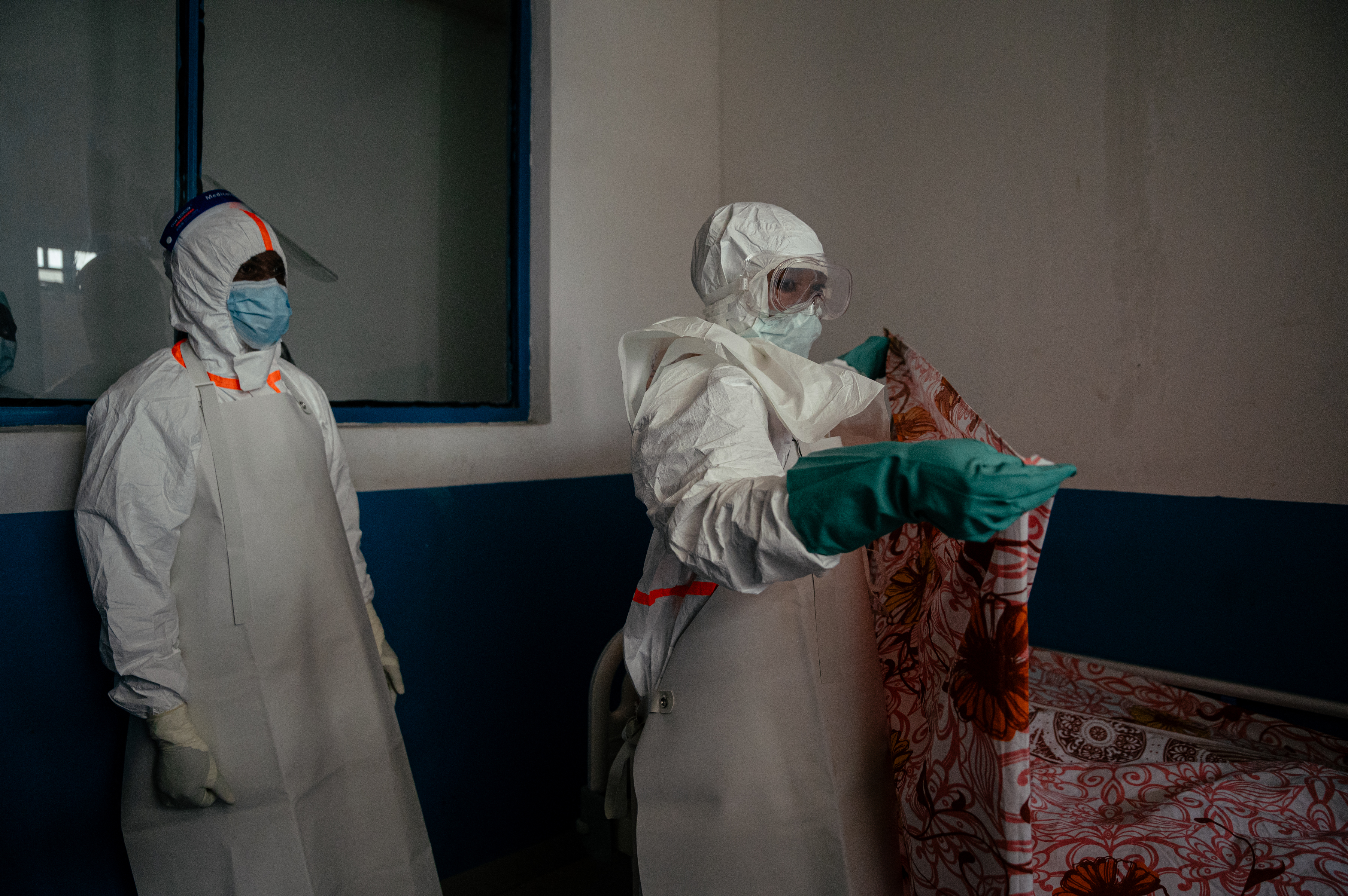 Ebola outbreak now third largest recorded and "spreading rapidly" - Ars ...