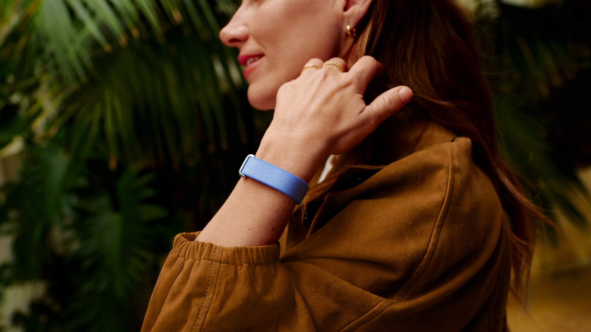 Google unveils screenless Fitbit Air and Google Health app to replace ...