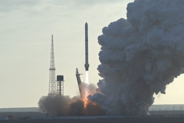 In a surprise launch, China debuts another big rocket designed for ...