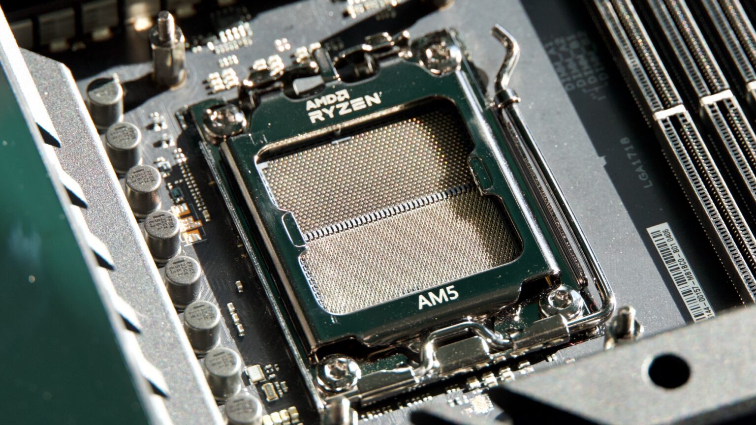 AMD extends Socket AM5 support through at least 2029; AM4 refuses to ...