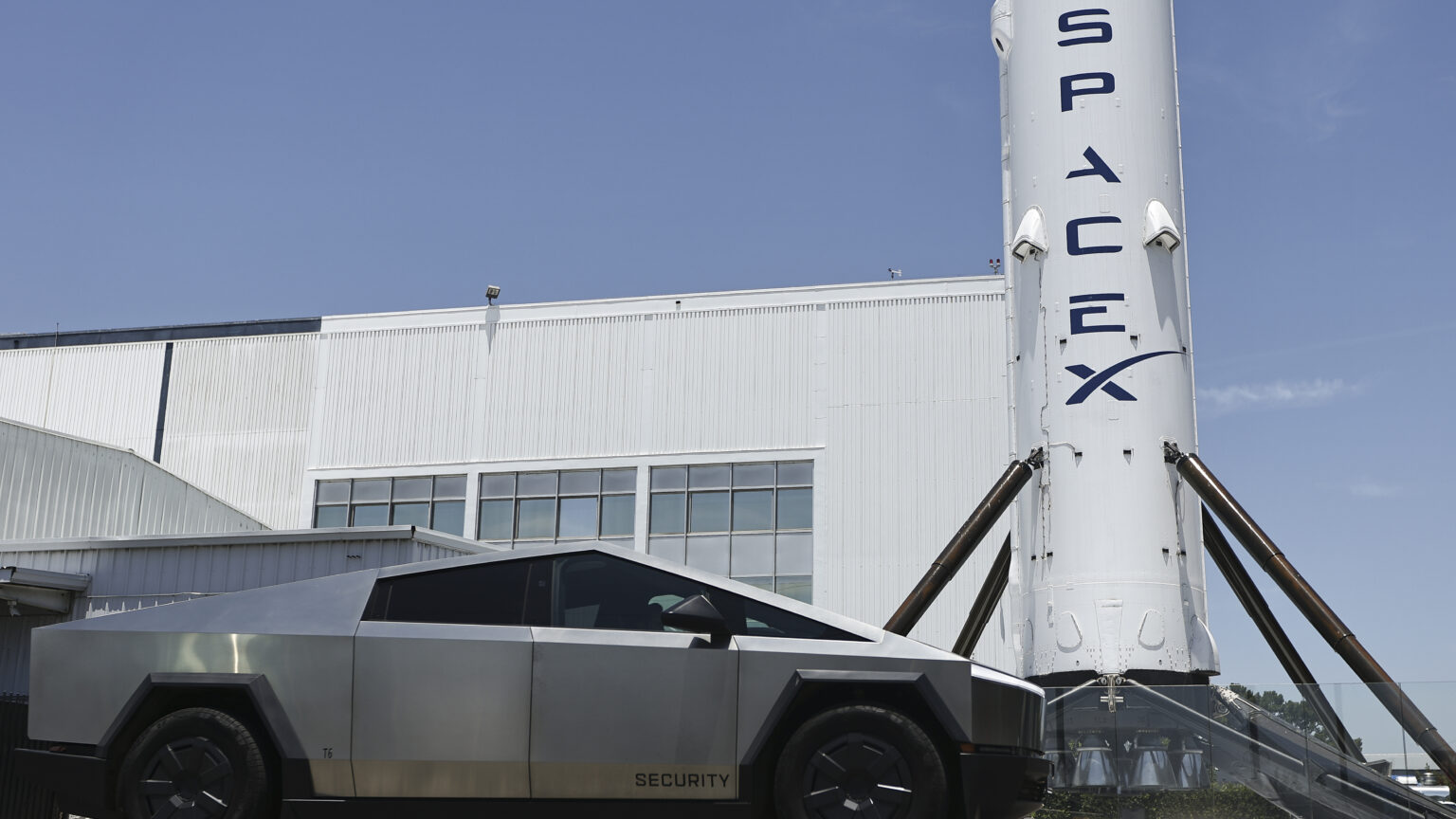 S&P 500 rejects SpaceX, also blocking entry for OpenAI and Anthropic ...