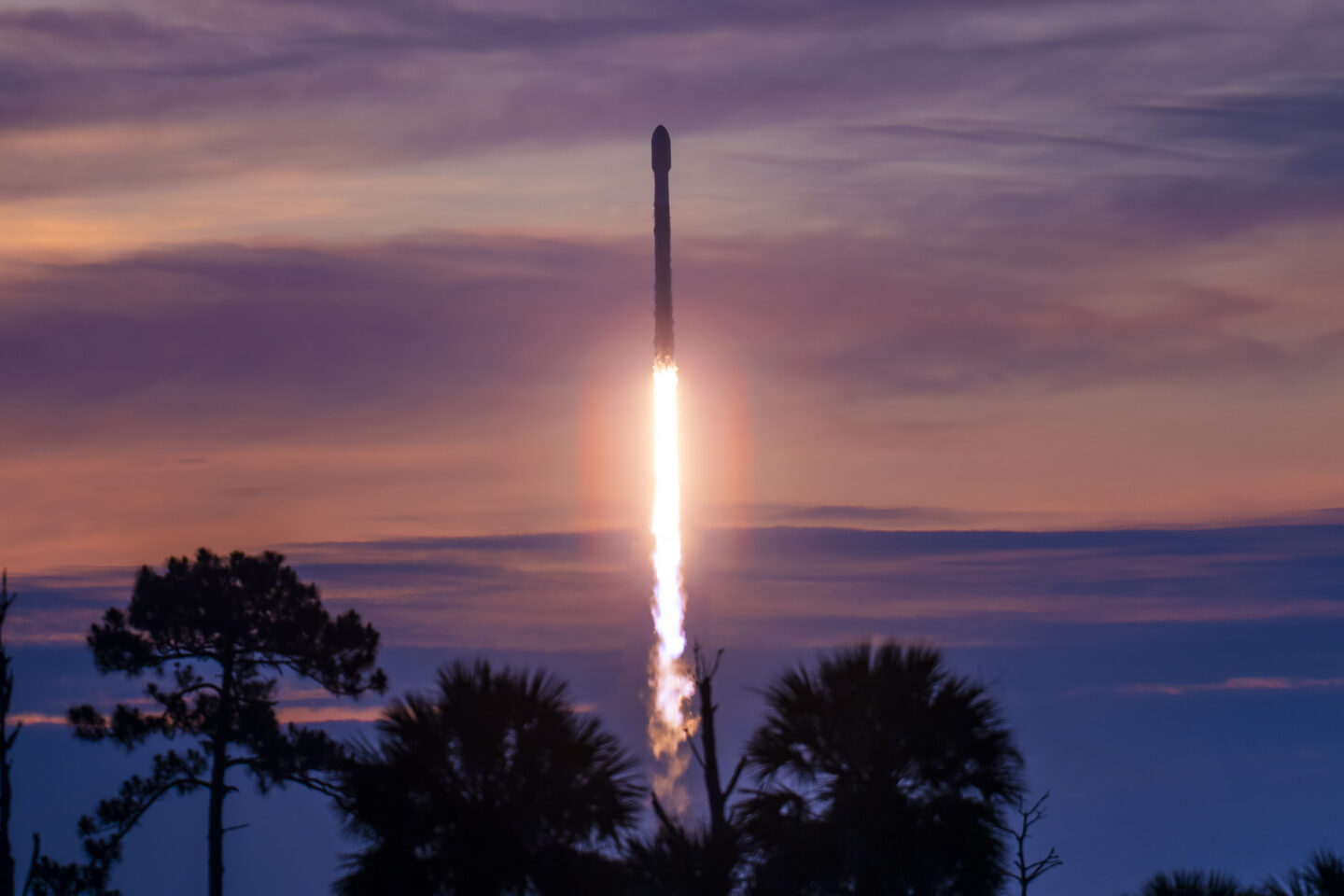 A Falcon 9 booster turns 5 years old—and just set a remarkable reuse ...