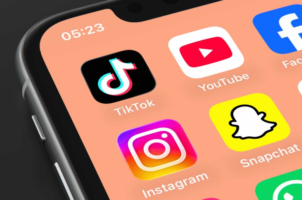 UK to ban social media for kids under 16, may impose overnight curfews ...