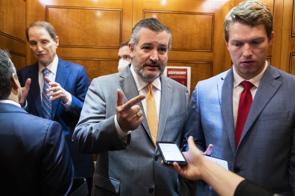 Ted Cruz and Ron Wyden try to fight censorship with bipartisan JAWBONE ...