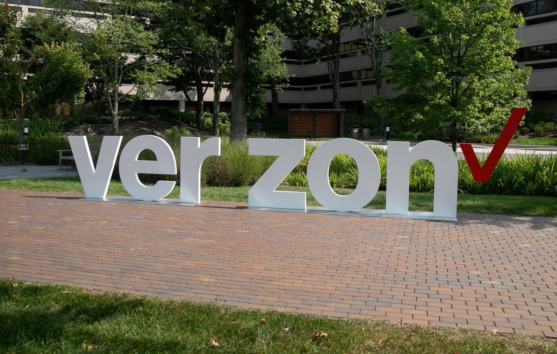Verizon sent man a refurbished phone with MDM, then deleted his data ...