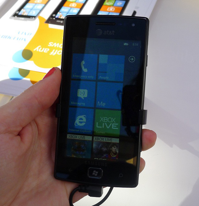 First impressions of 2 new Windows Phones: Samsung Focus Flash and ...