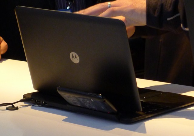 Hands-on: Motorola’s Atrix Android phone leads secret double life as a ...