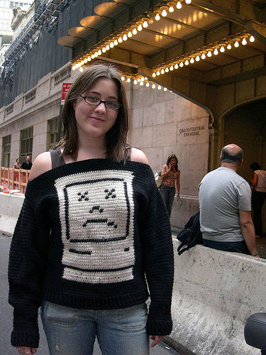 The amazing reversible happy/sad Mac sweater - Ars Technica