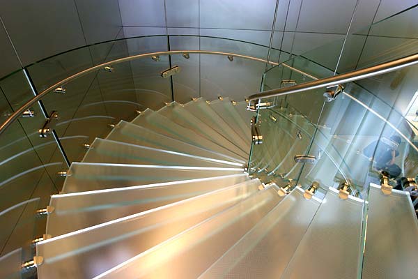 Ever wonder who and how they make those glass stairways? - Ars Technica