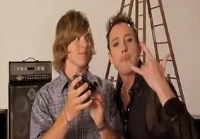 Toys “R” Us to give you a sneak peak of Guitar Hero: On Tour - Ars Technica