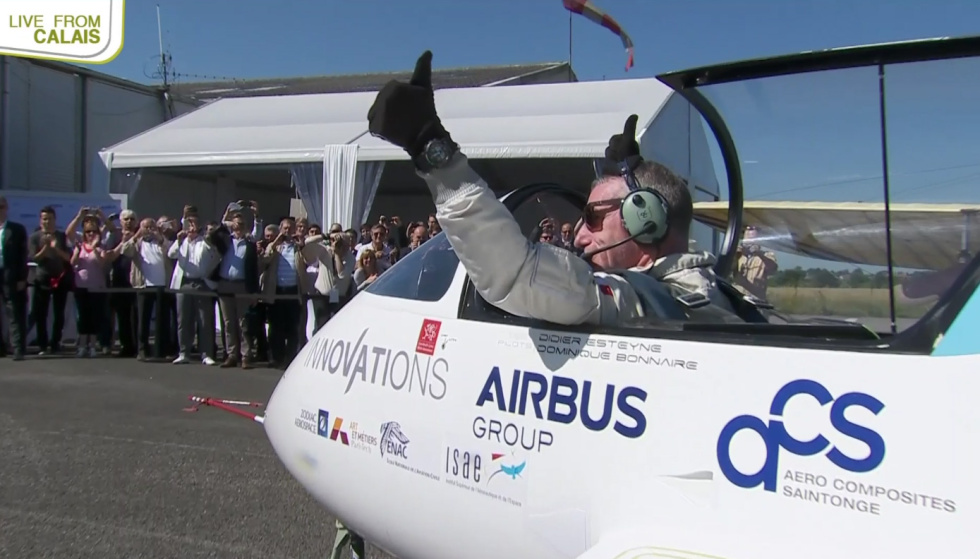 Airbus e-Fan electric plane successfully crosses the English Channel ...