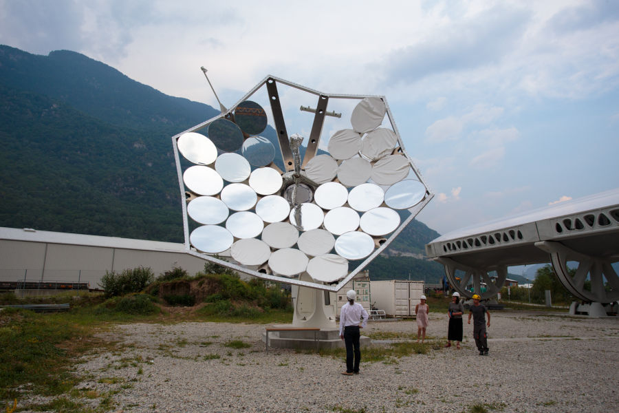 The Solar Sunflower: Harnessing the power of 5,000 suns - Ars Technica