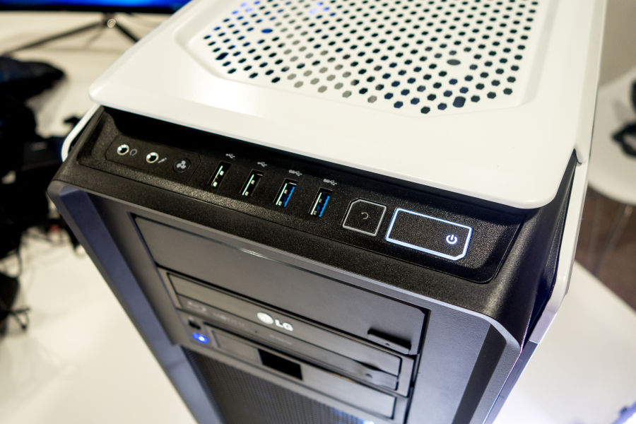 Building the ultimate X99 gaming and benchmarking PC - Ars Technica